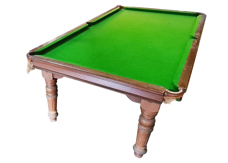(M1293) 7 ft Oak Turned & Fluted Leg Snooker/Pool Table